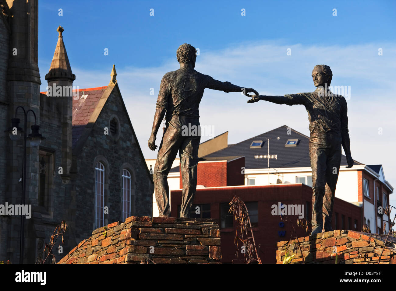 The 'Hands across the Divide' sculpture by Maurice Harron in Carlisle ...