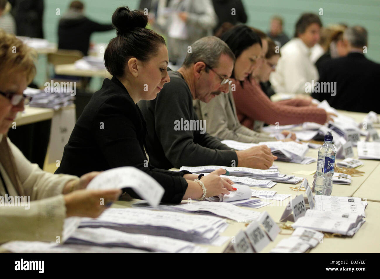Vote counting hi-res stock photography and images - Alamy