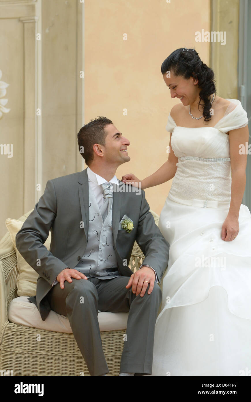 Italian wedding couple in villa, Firenze, Tuscany, Italy Stock Photo ...