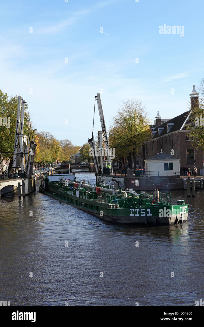 Barge boat holland hi-res stock photography and images - Alamy
