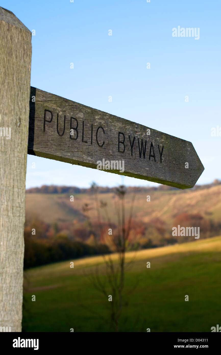 Public byway sign hi-res stock photography and images - Alamy