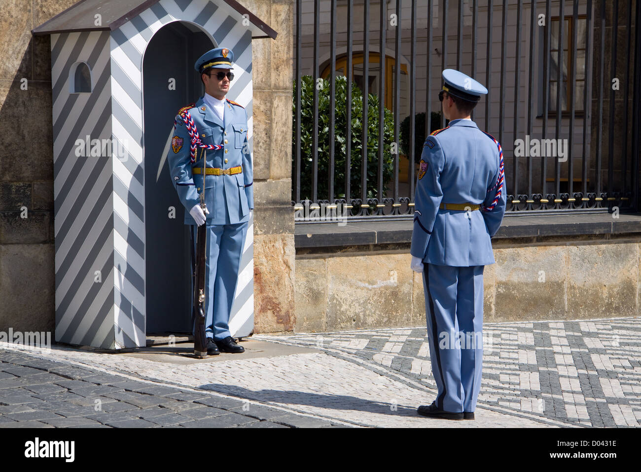 Prague castle gate guards hi-res stock photography and images - Alamy