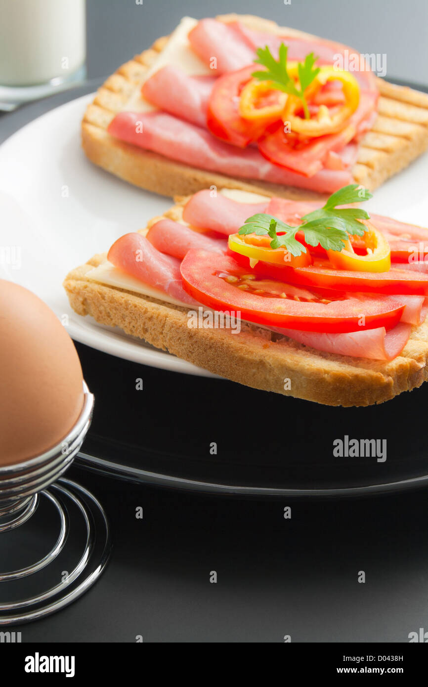 Ceramic bread stand hi-res stock photography and images - Alamy