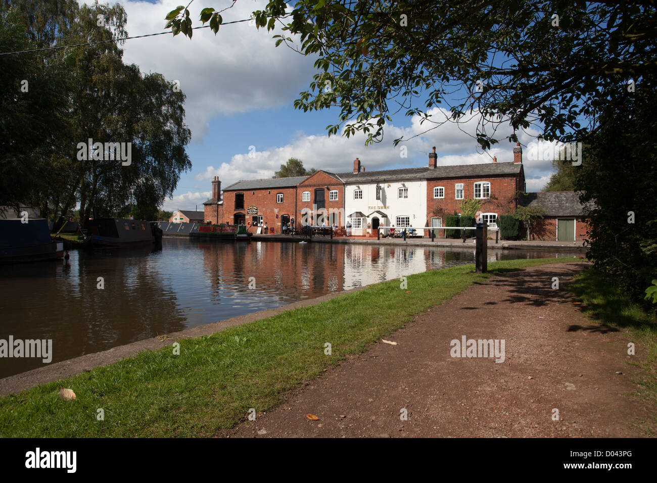 The Swan pub at Fradley Junction taken from the Coventry canal looking ...