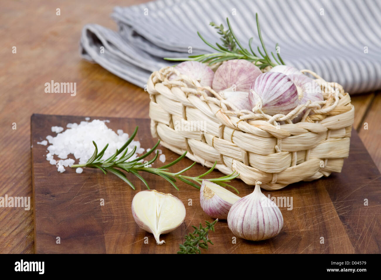 Plaited garlic bulb hi-res stock photography and images - Alamy