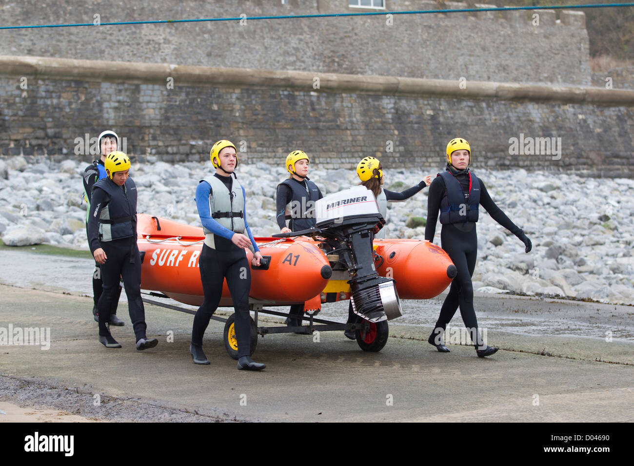 Outdoor Pursuits activities in the grounds of UWC Atlantic College, St ...