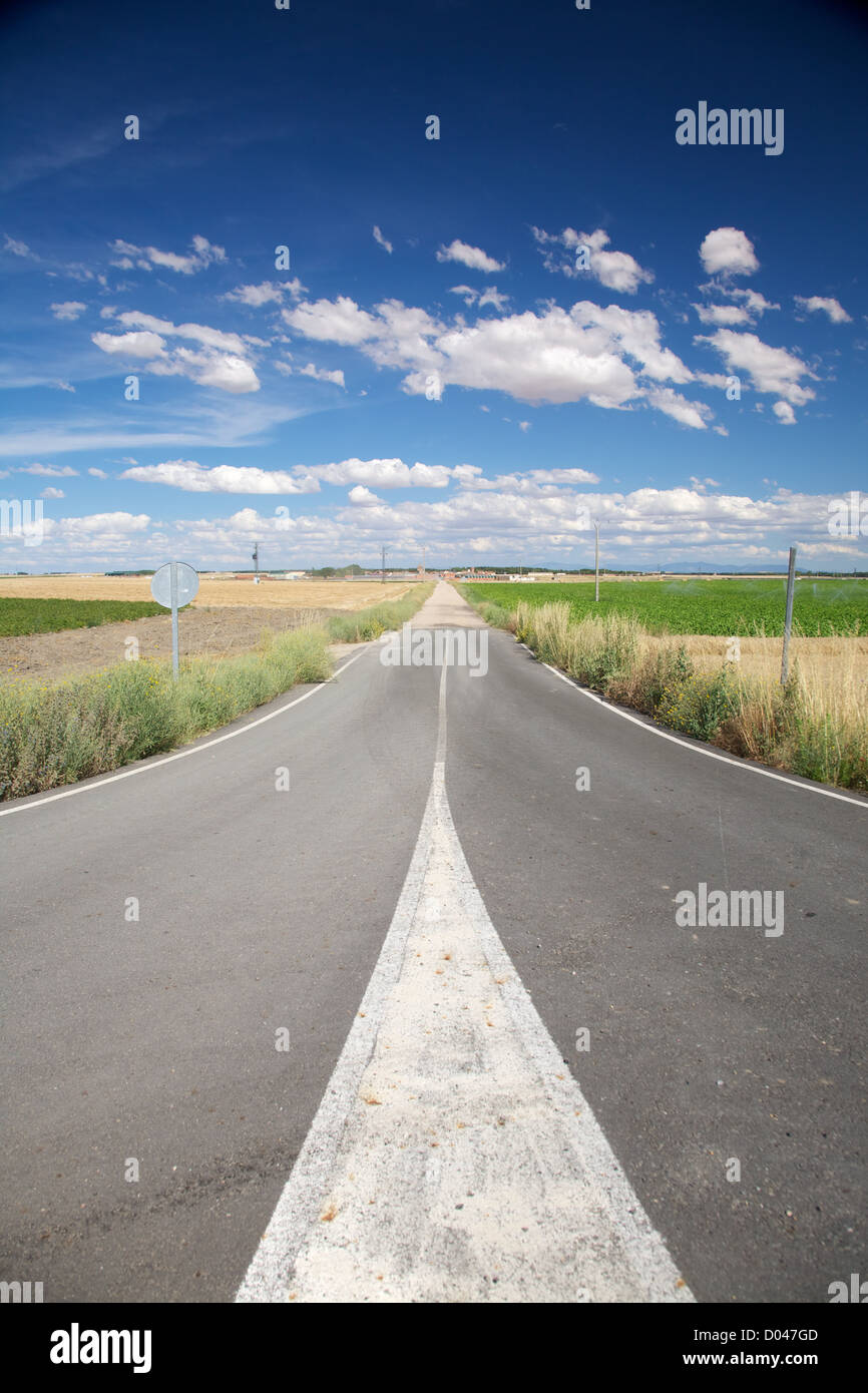 Straight road city hi-res stock photography and images - Alamy