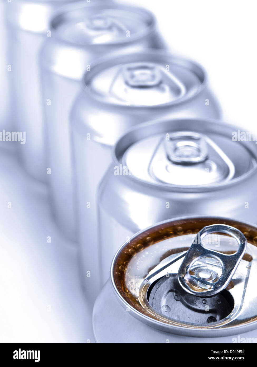 Silver soda cans Stock Photo - Alamy
