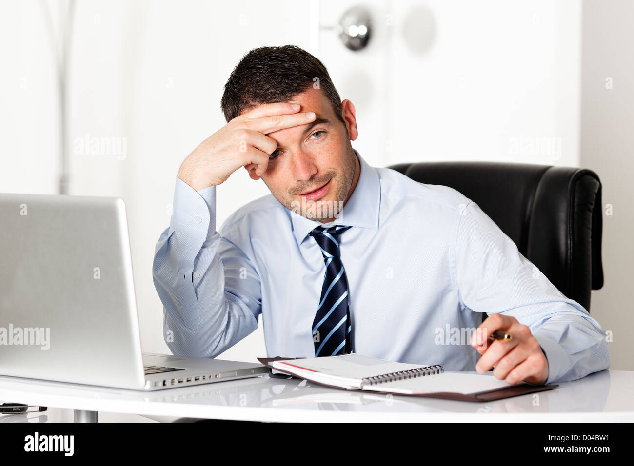 Young adult depressed computer hi-res stock photography and images - Alamy