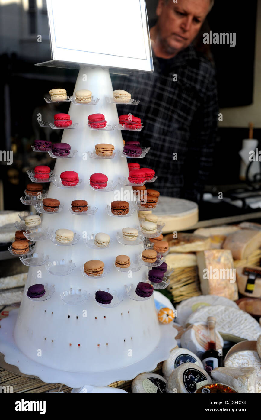 Macaroons pyramid hi-res stock photography and images - Alamy