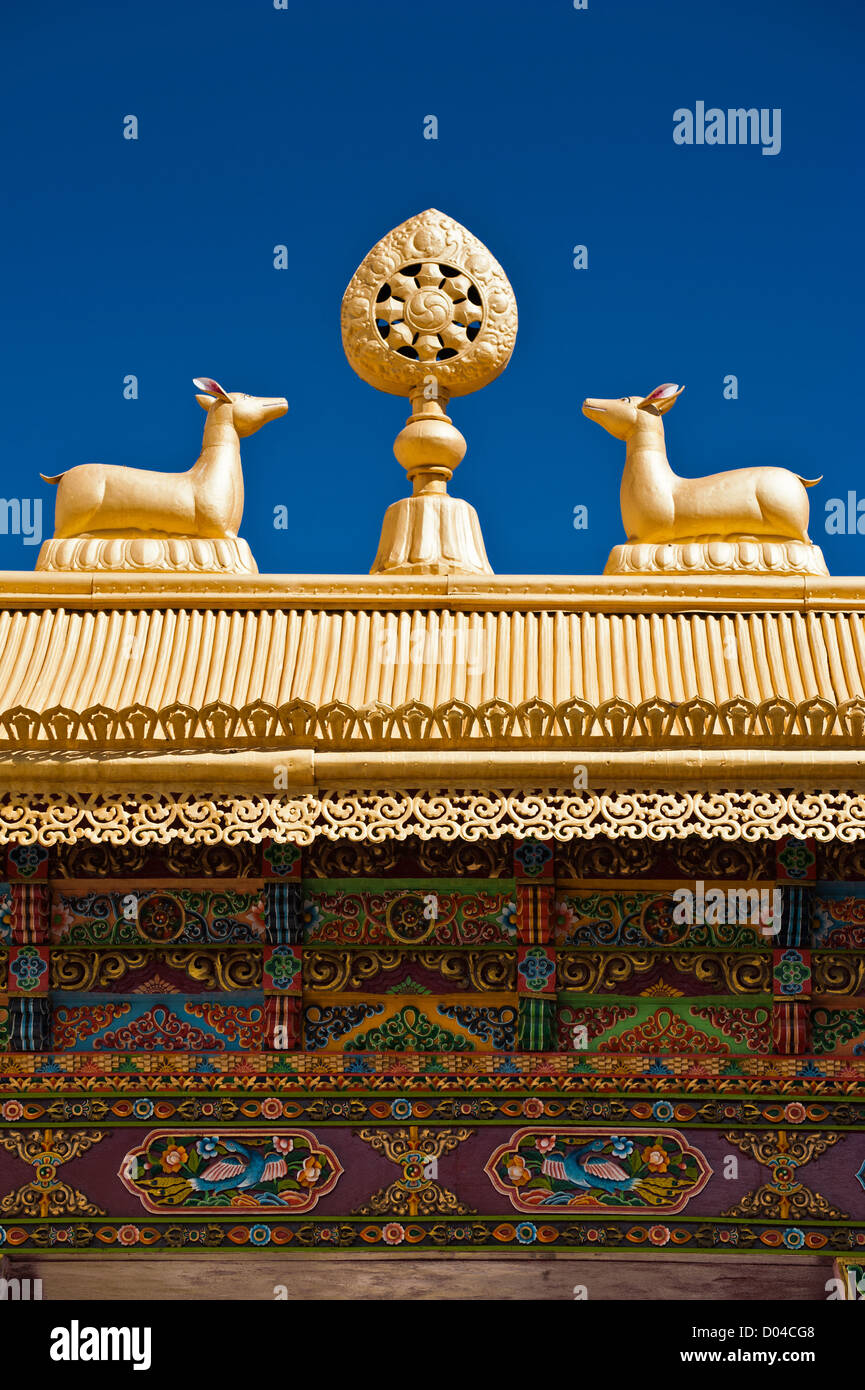 Entrance gate tibetan buddhist temple hi-res stock photography and ...