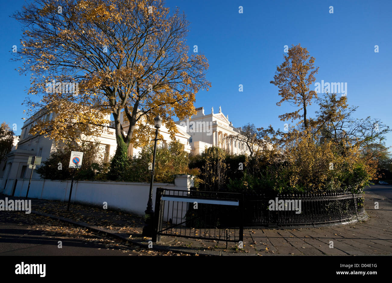 The Gloucester Gate on the Outer Circle of Regent's Park, London ...