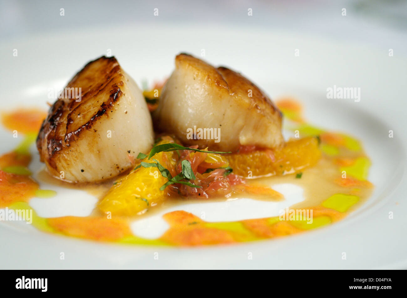 Seared scallops hi-res stock photography and images - Alamy