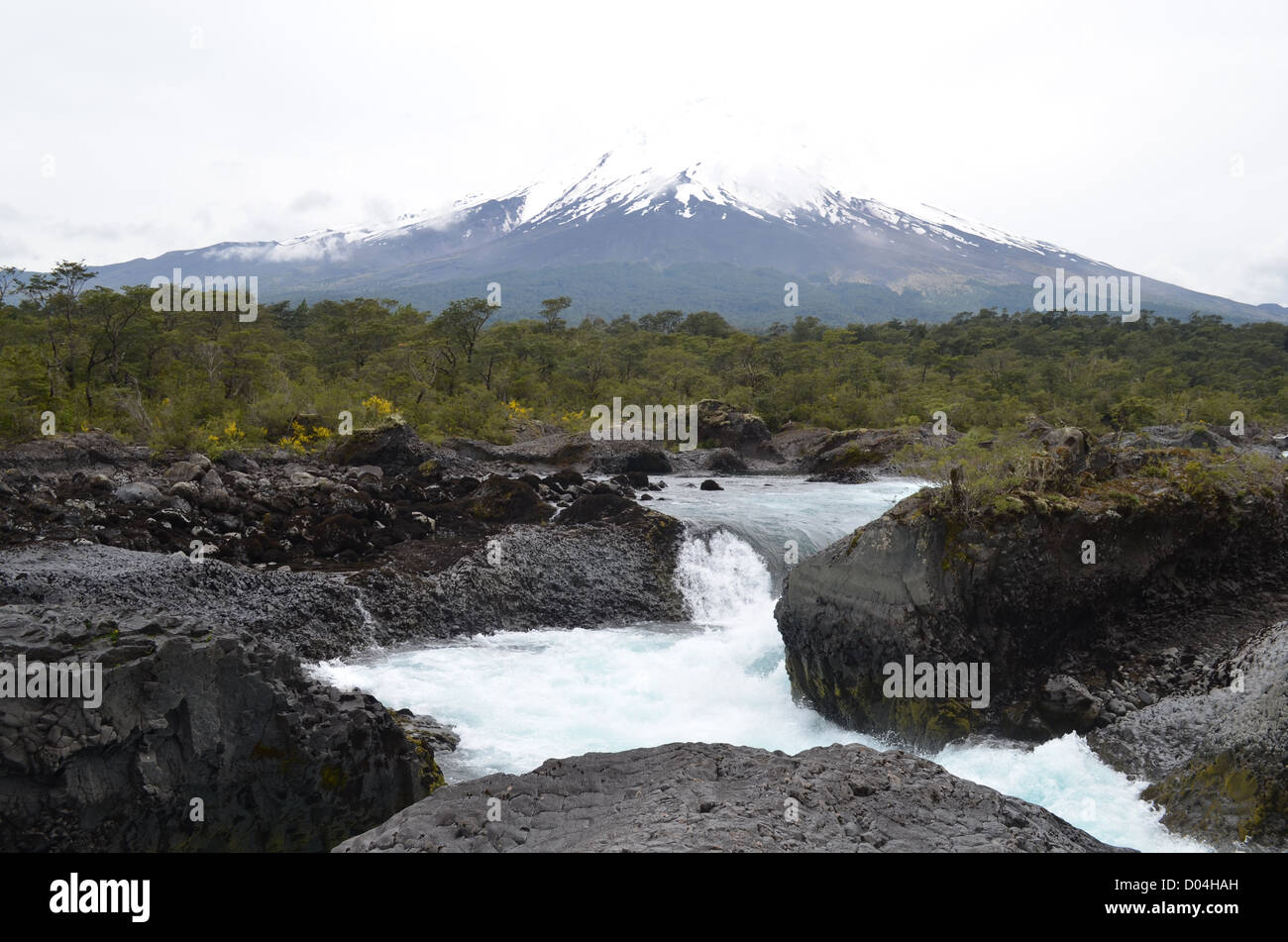 Emerald lake chile hi-res stock photography and images - Alamy