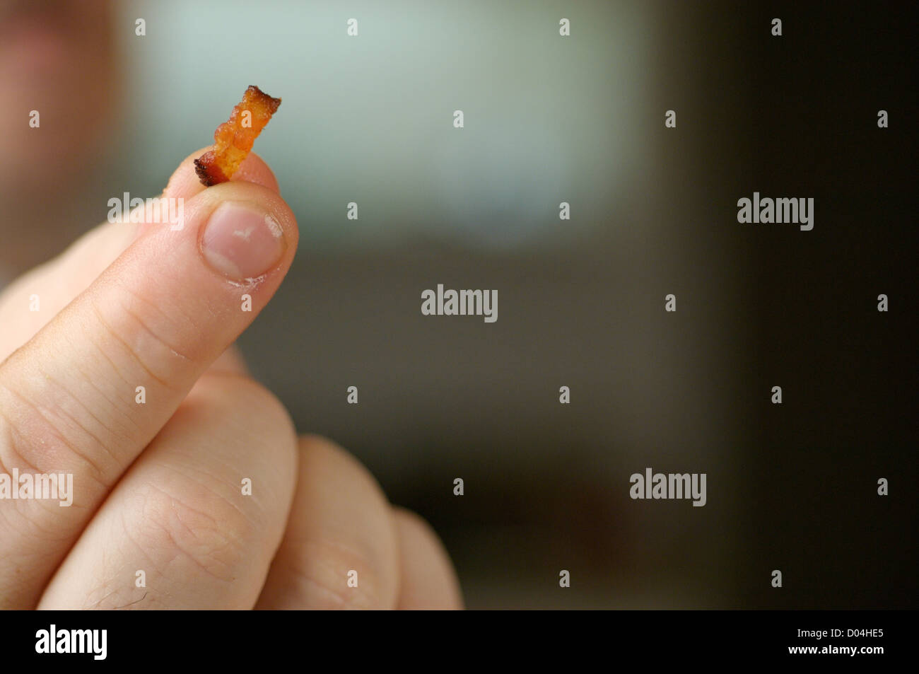Hand chopping food Stock Photo - Alamy