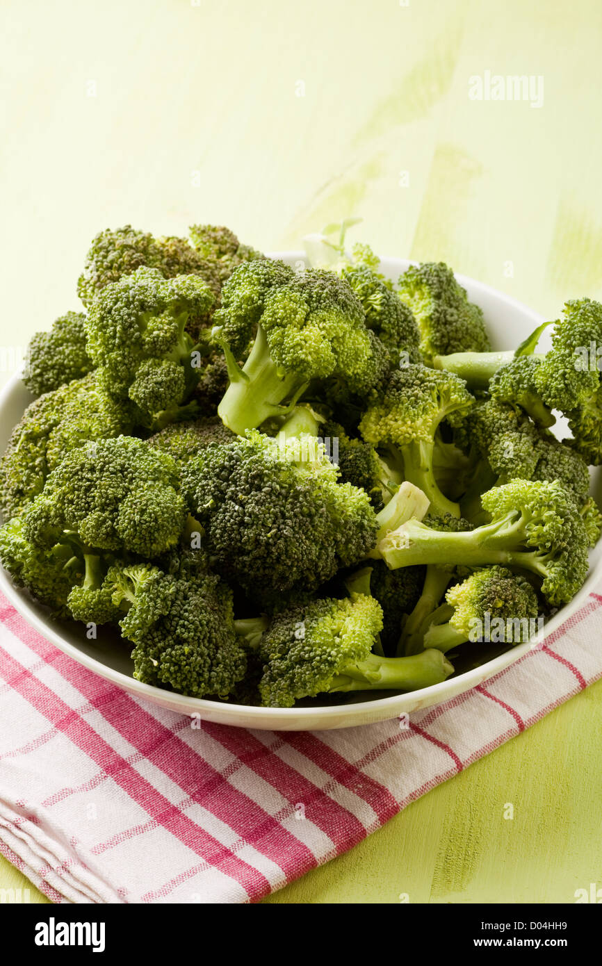 photo of delicious fresh green broccoli inside a bowl Stock Photo - Alamy