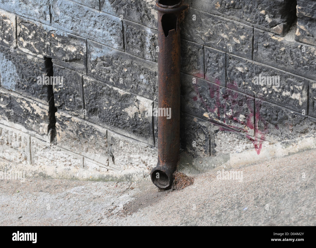 rusty old gutter Stock Photo - Alamy