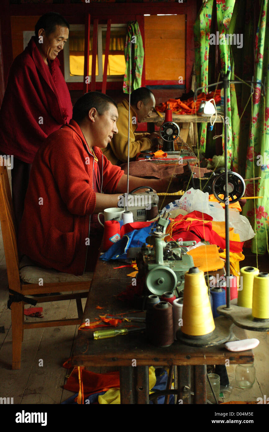 Monk monks lama lamas sewing hi-res stock photography and images - Alamy