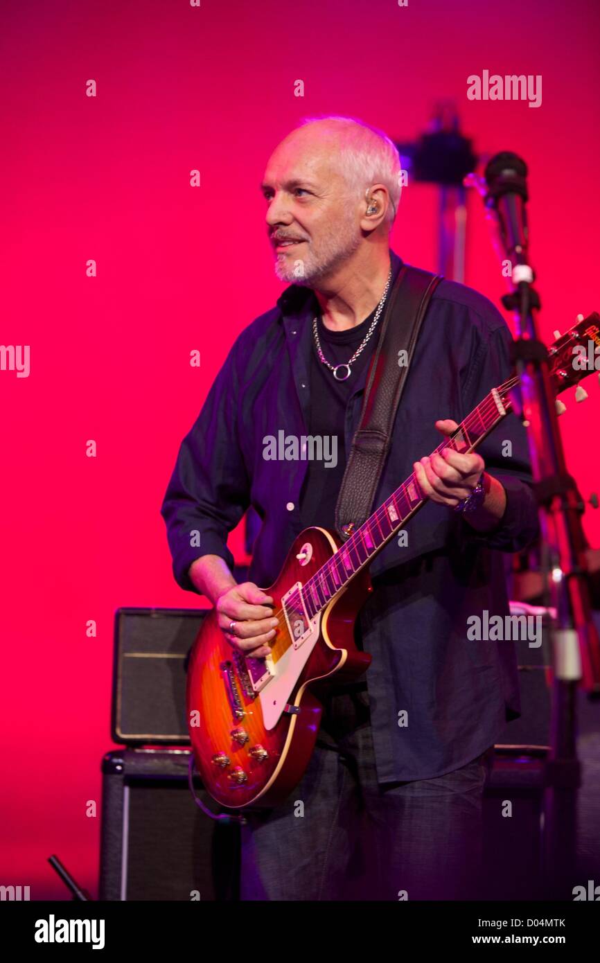 Peter frampton 2012 hi-res stock photography and images - Alamy