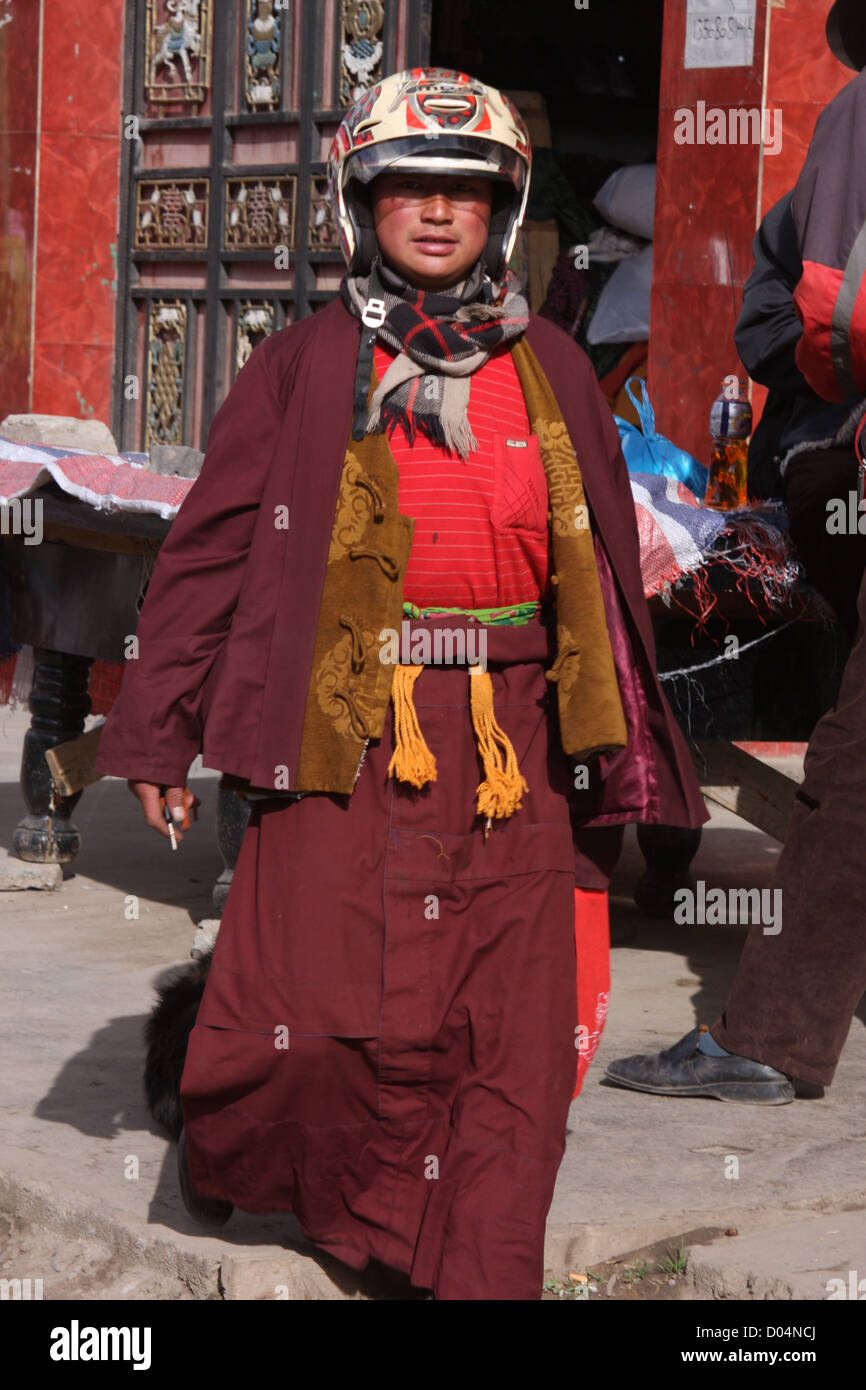 Tibetan man, Manigango, NW Sichuan, China Stock Photo - Alamy