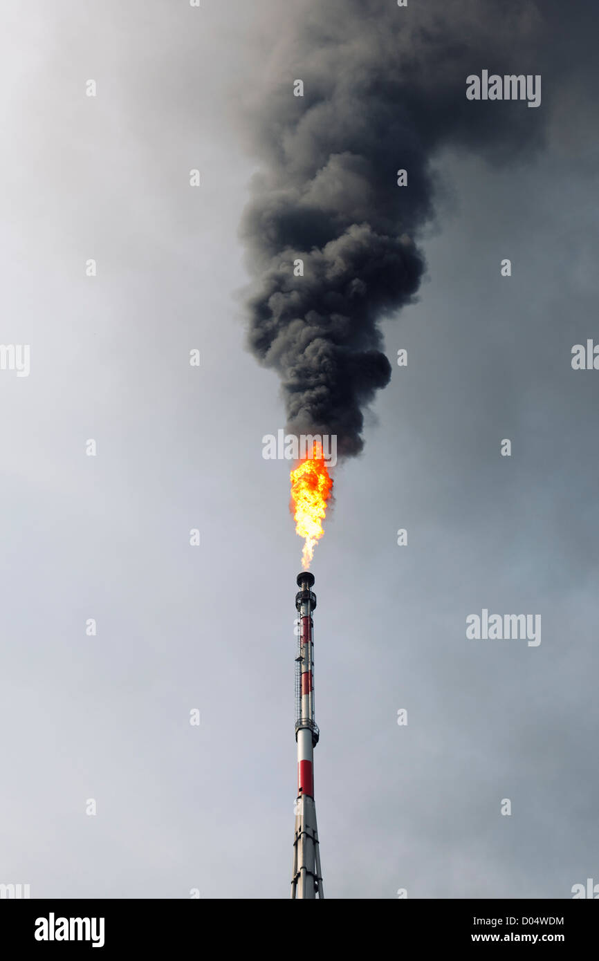 Gas refinery flame hi-res stock photography and images - Alamy