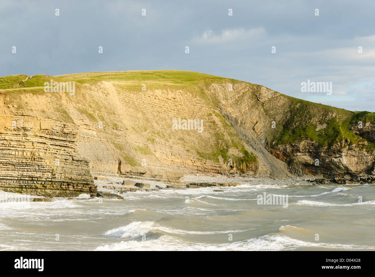 Spectacular Jurassic strata revealed in the cliffs at Southerndown ...