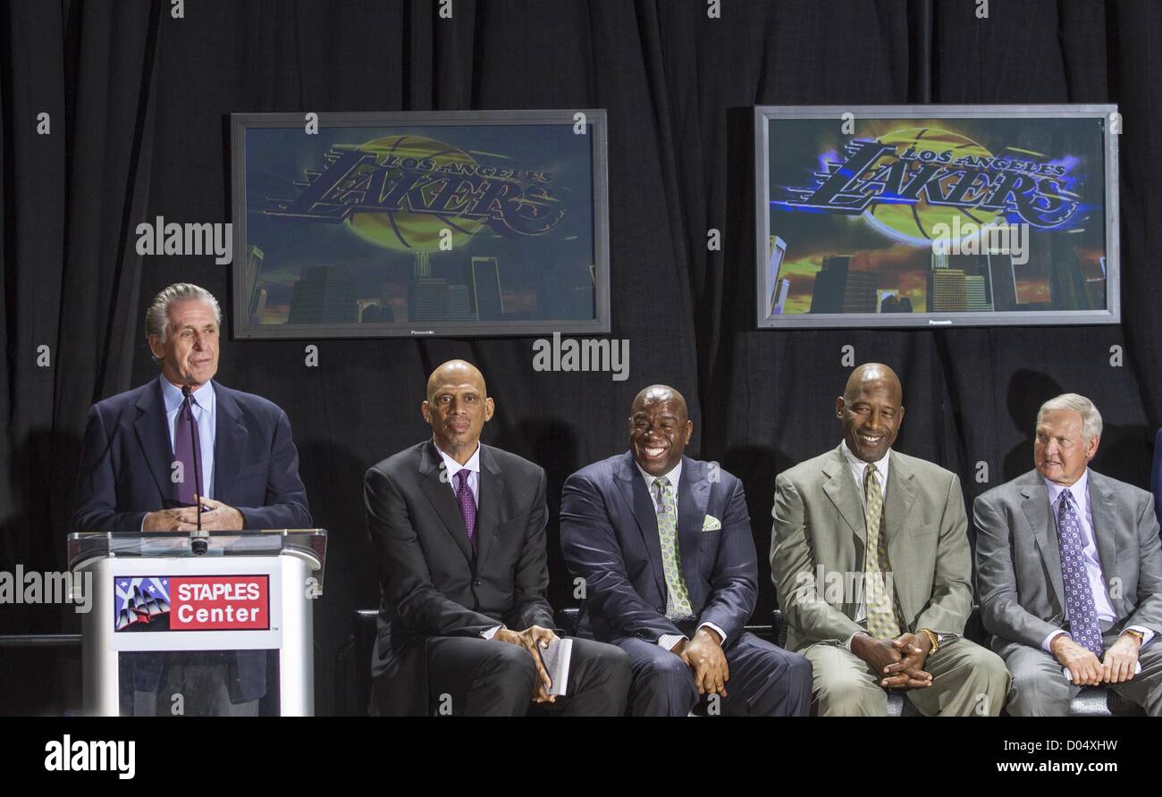 Kareem abdul jabbar statue hi-res stock photography and images - Alamy