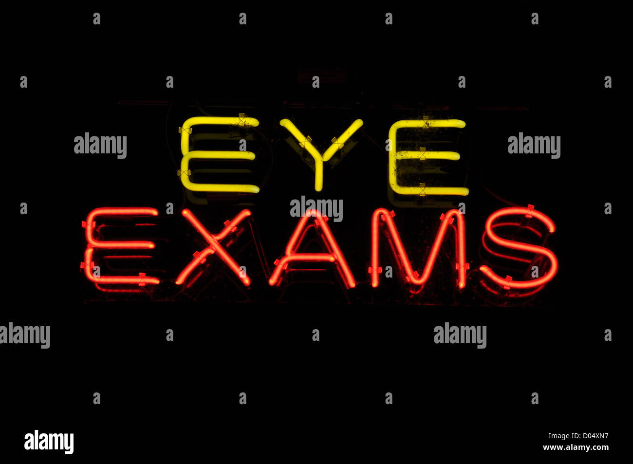 Optometrist sign hi-res stock photography and images - Alamy