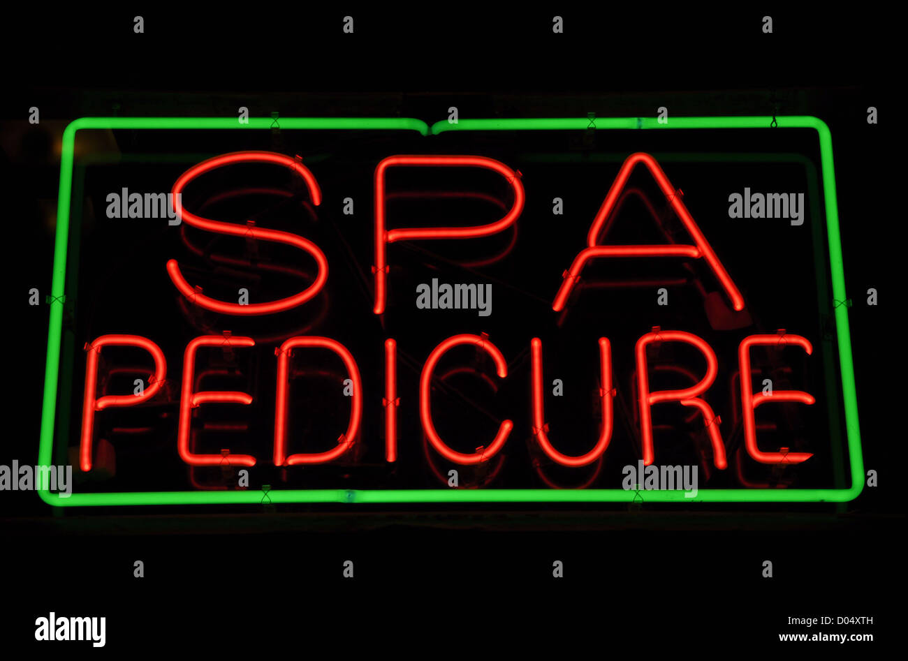 Spa and Pedicure Red and Green Neon Light Sign Stock Photo - Alamy