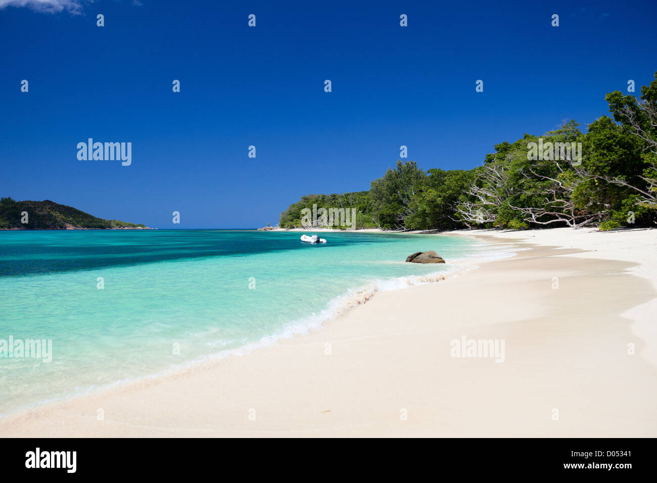 Tropical beach seychelles hi-res stock photography and images - Alamy