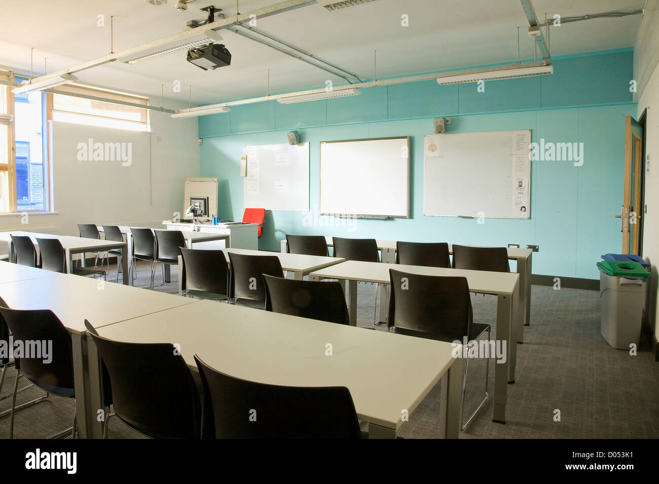 Newly built college academy school hi-res stock photography and images ...