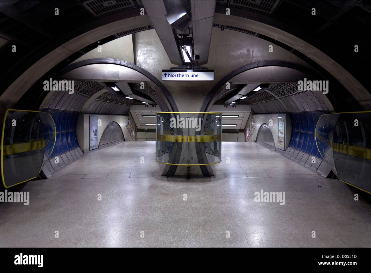 A junction inside London subway Stock Photo - Alamy