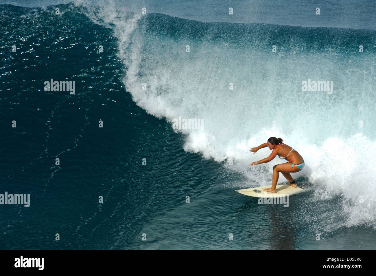 Girl surfing at Honolua Bay Maui Hawaii Stock Photo - Alamy