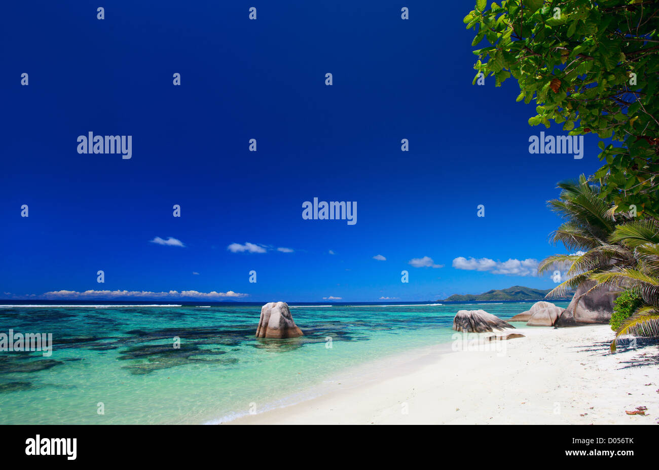 Idyllic beach in Seychelles Stock Photo - Alamy