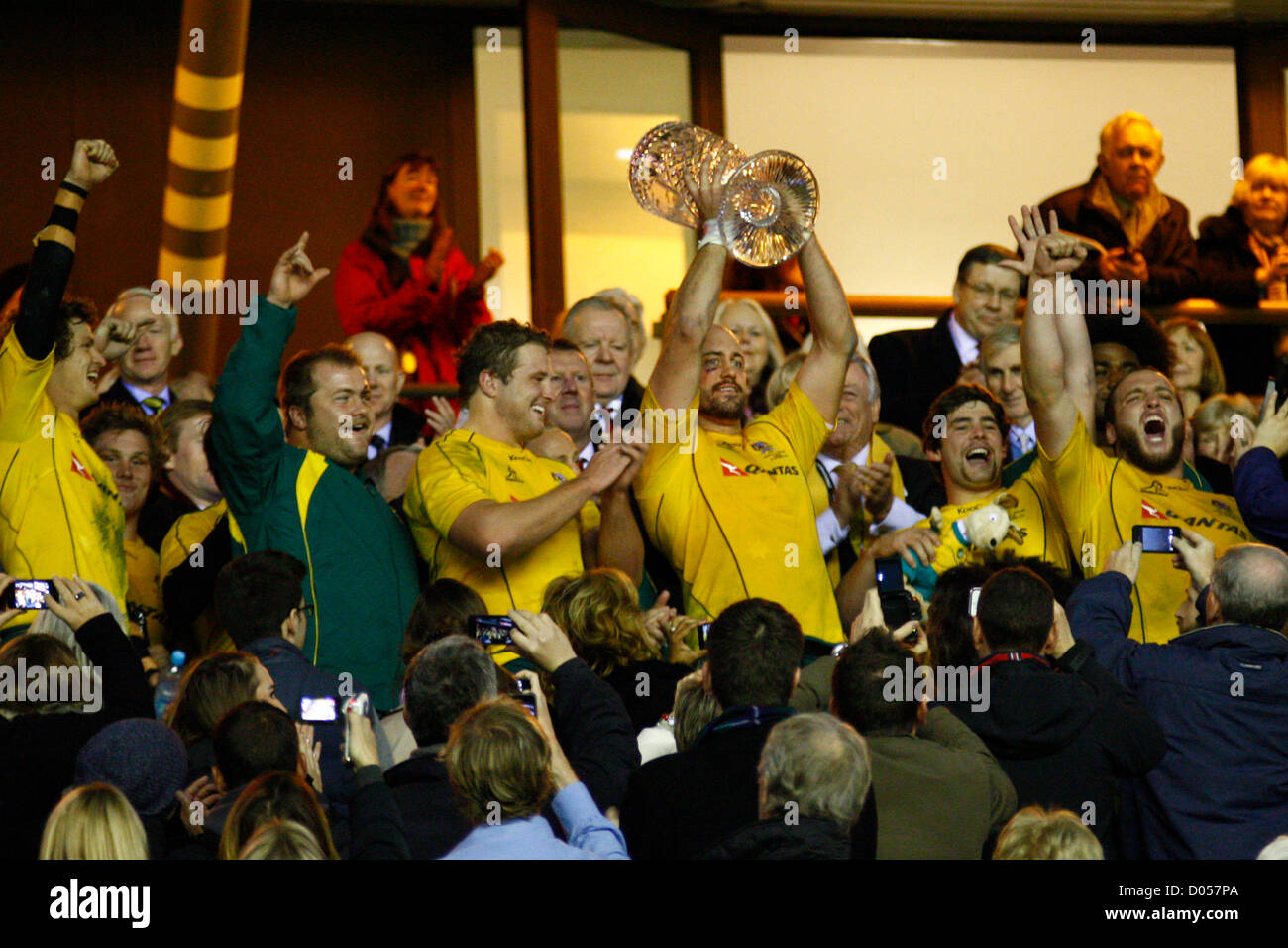 LONDON, ENGLAND - NOVEMBER 17: Nathan Sharpe (captain), lifts the Cook ...