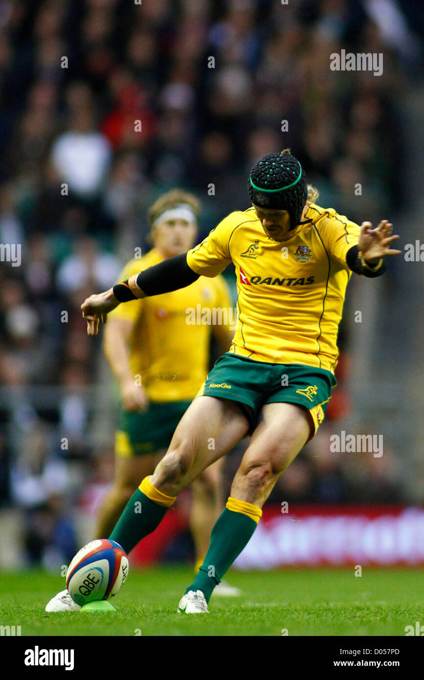 LONDON, ENGLAND - NOVEMBER 17: Berrick Barnes, of Australia kicks a ...