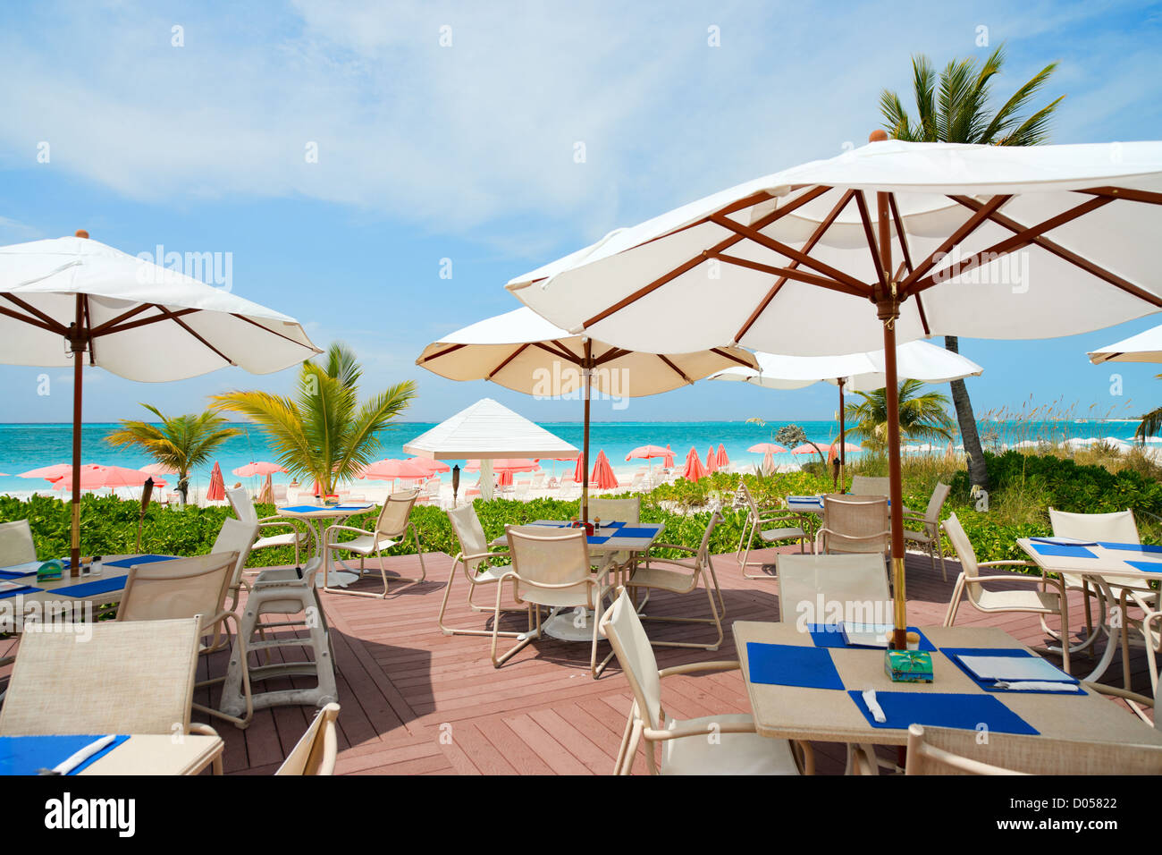 Empty seaside restaurant hi-res stock photography and images - Alamy