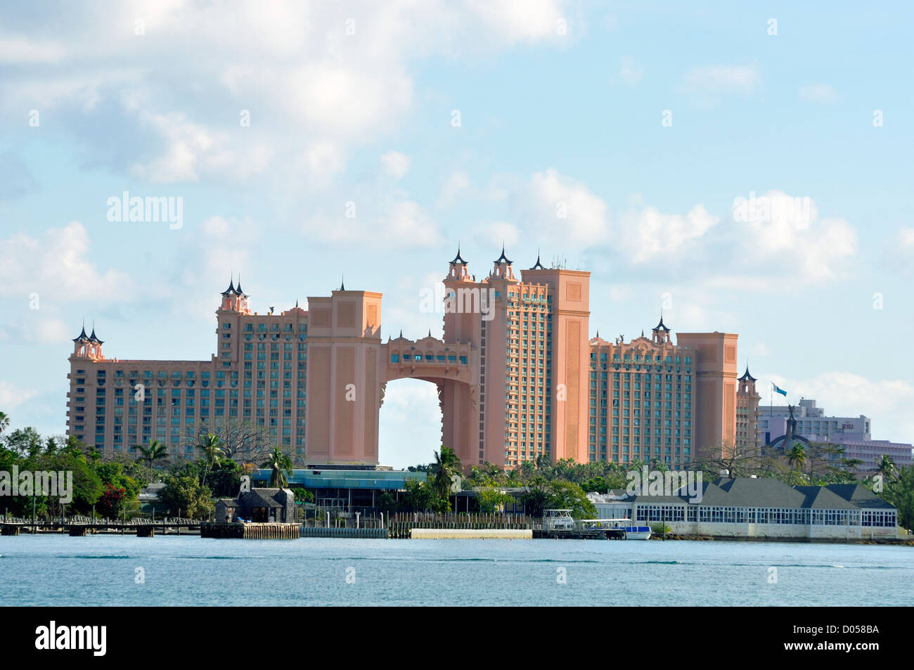 Atlantis beach tower bahamas hi-res stock photography and images - Alamy