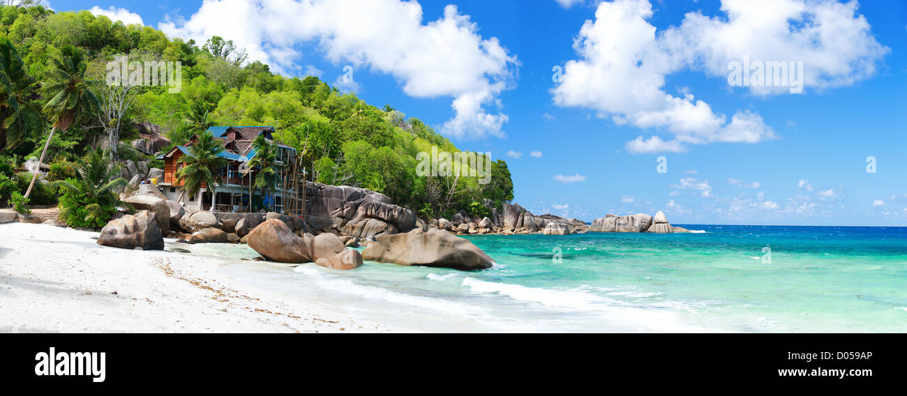 Tropical coast hi-res stock photography and images - Alamy