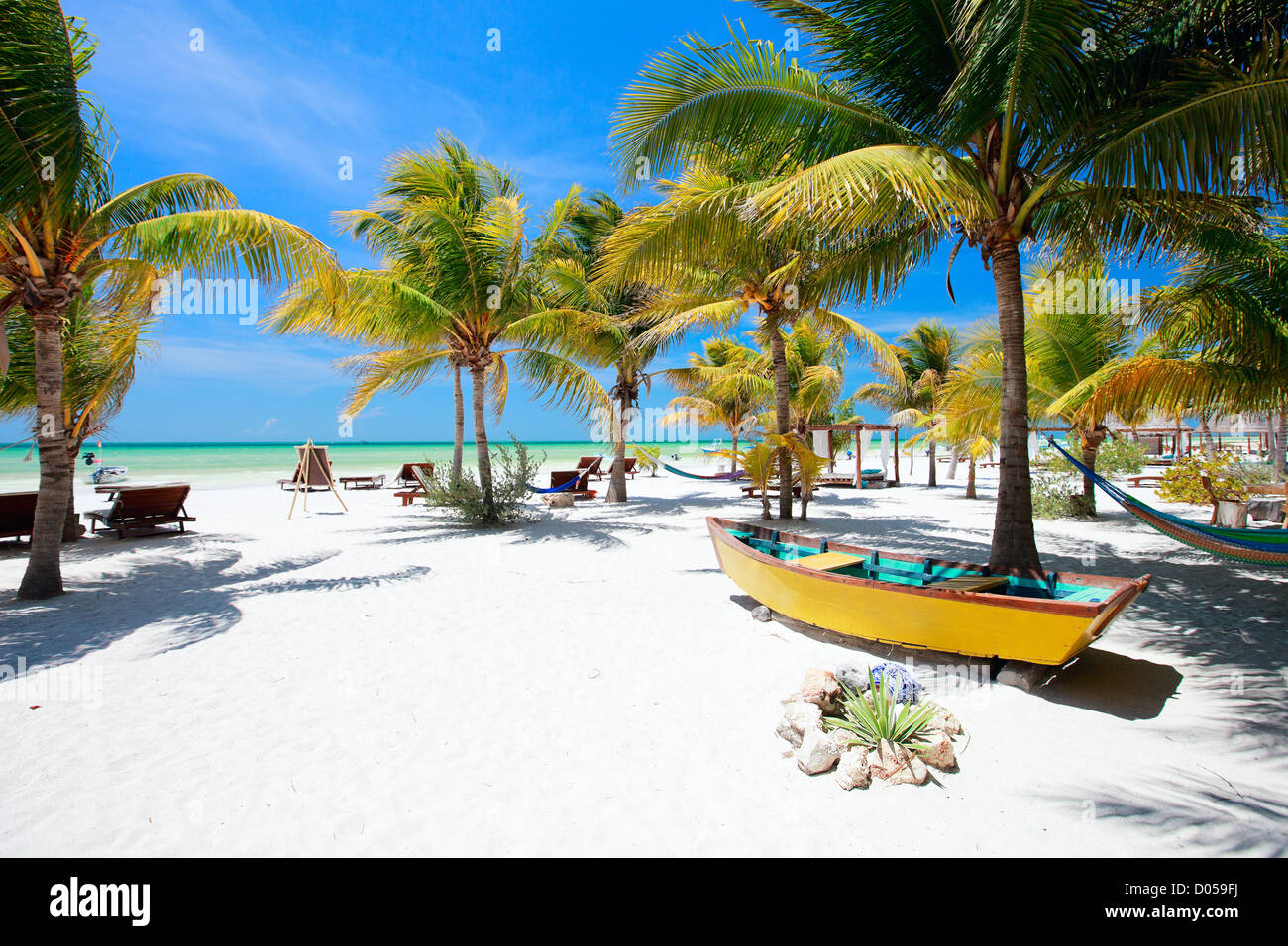 Perfect tropical beach Stock Photo - Alamy