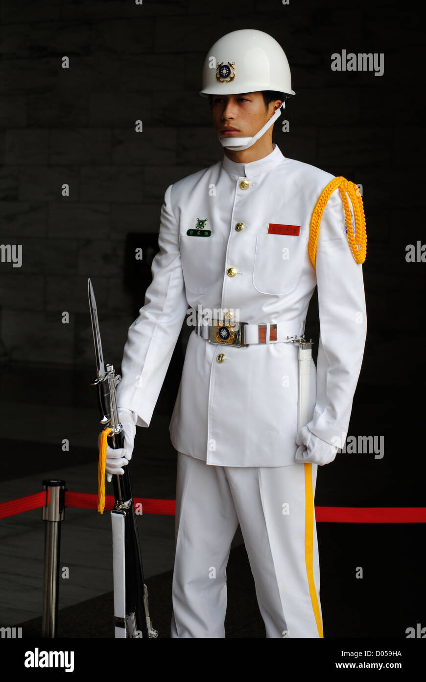 Security Guard at Chiang Kai Shek memorial, Taipei, Taiwan Stock Photo ...