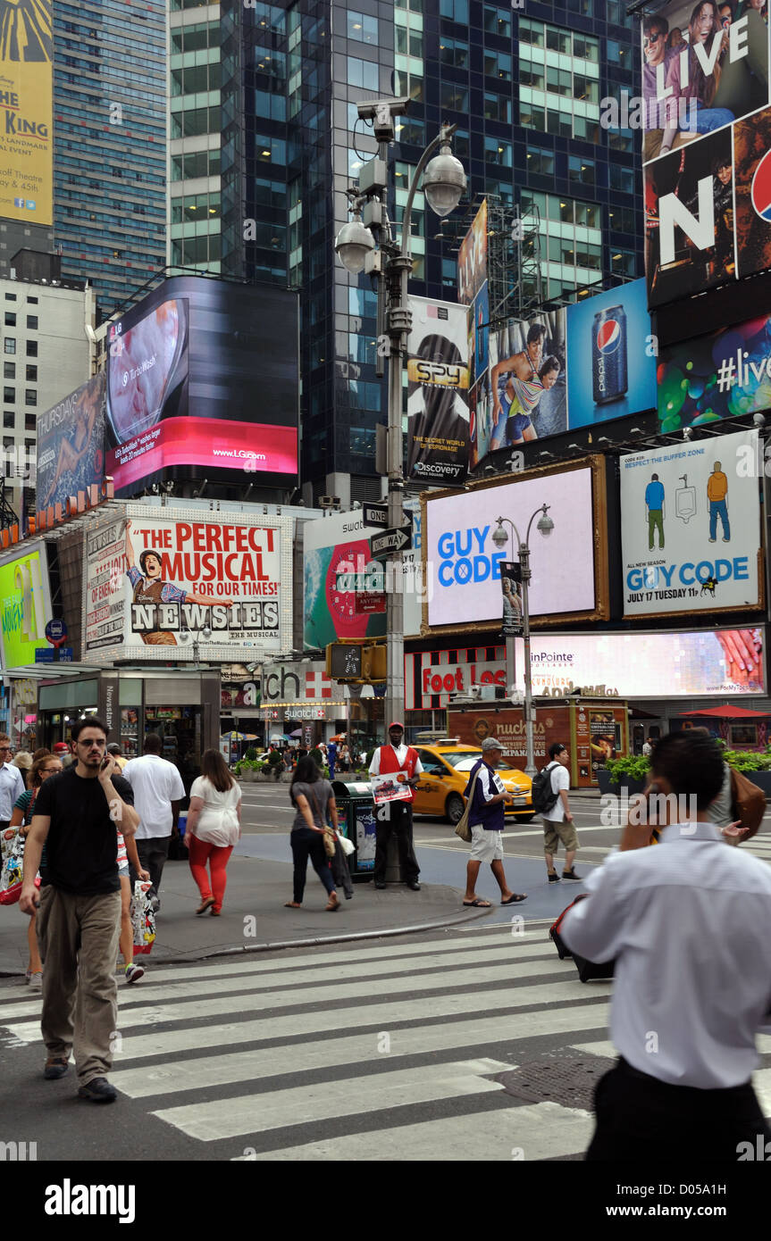 Man on cell phone, New York City, USA Stock Photo - Alamy