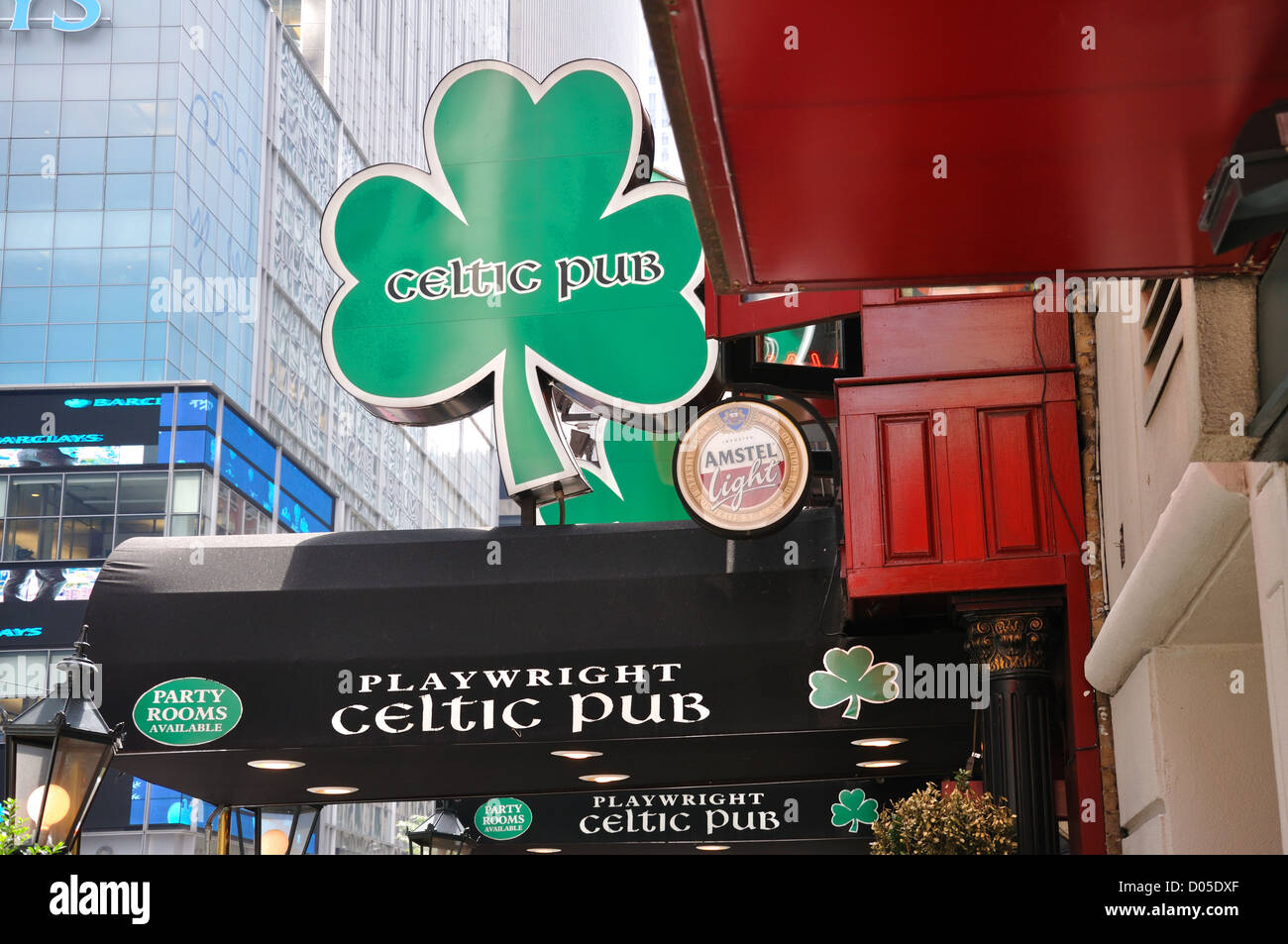 Celtic pub new york hi-res stock photography and images - Alamy