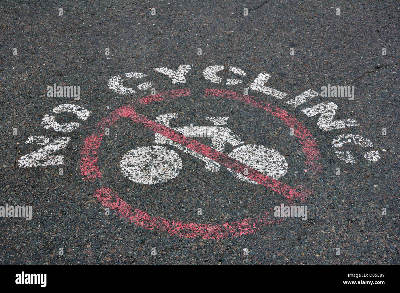 No Bicycle sign on pavement Stock Photo - Alamy