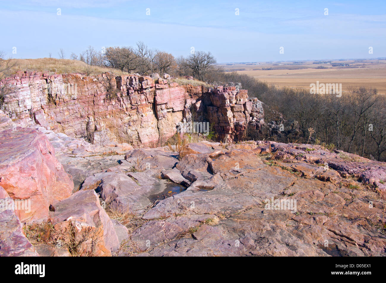 Sioux quartzite cliffs and prairie surrounded by farmland at Blue ...