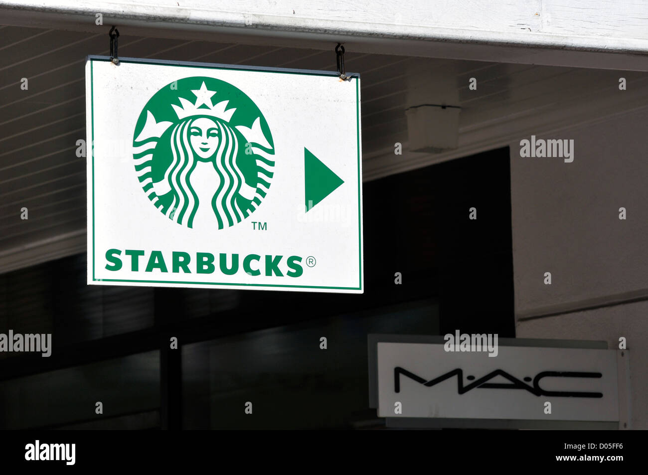 Starbucks coffee shop caribbean hi-res stock photography and images - Alamy