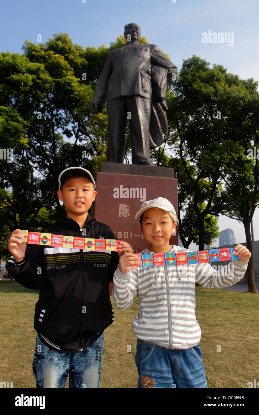 Mao zedong youth statue hi-res stock photography and images - Alamy