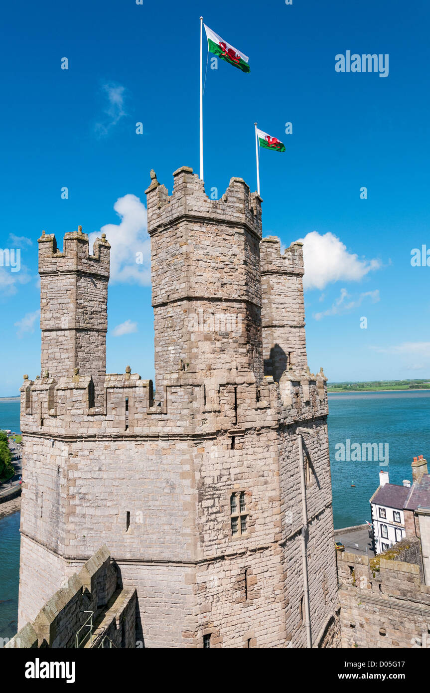 Castle tower flag hi-res stock photography and images - Alamy