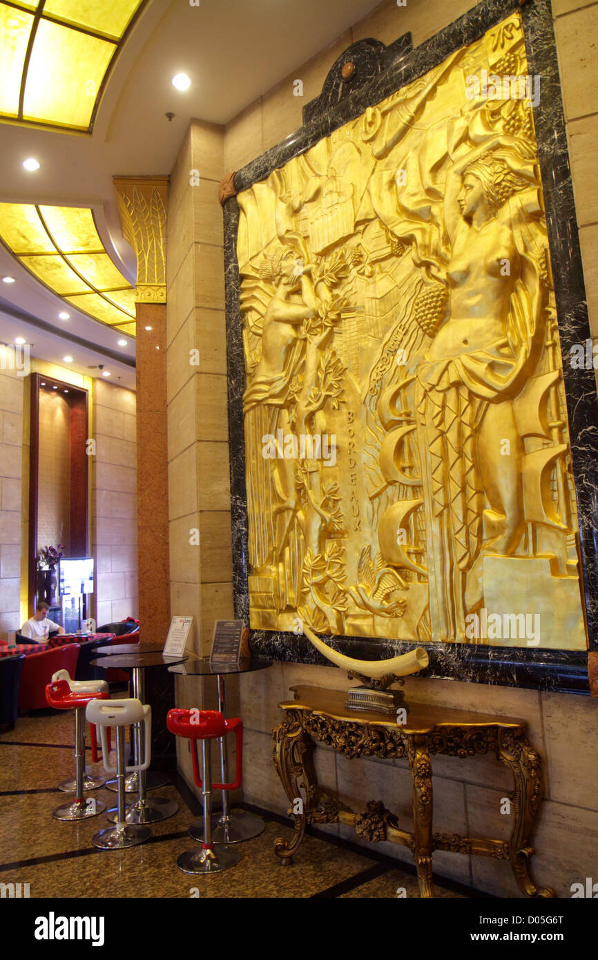 China shanghai chinese dianchi road hi-res stock photography and images ...