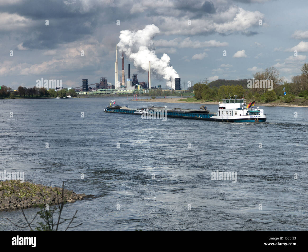Articulated barges hi-res stock photography and images - Alamy